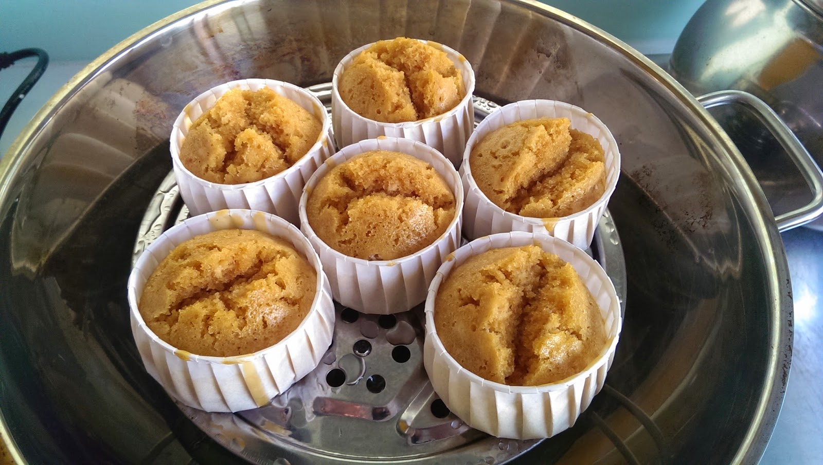 Lulumummy: Gula Melaka steamed cupcake