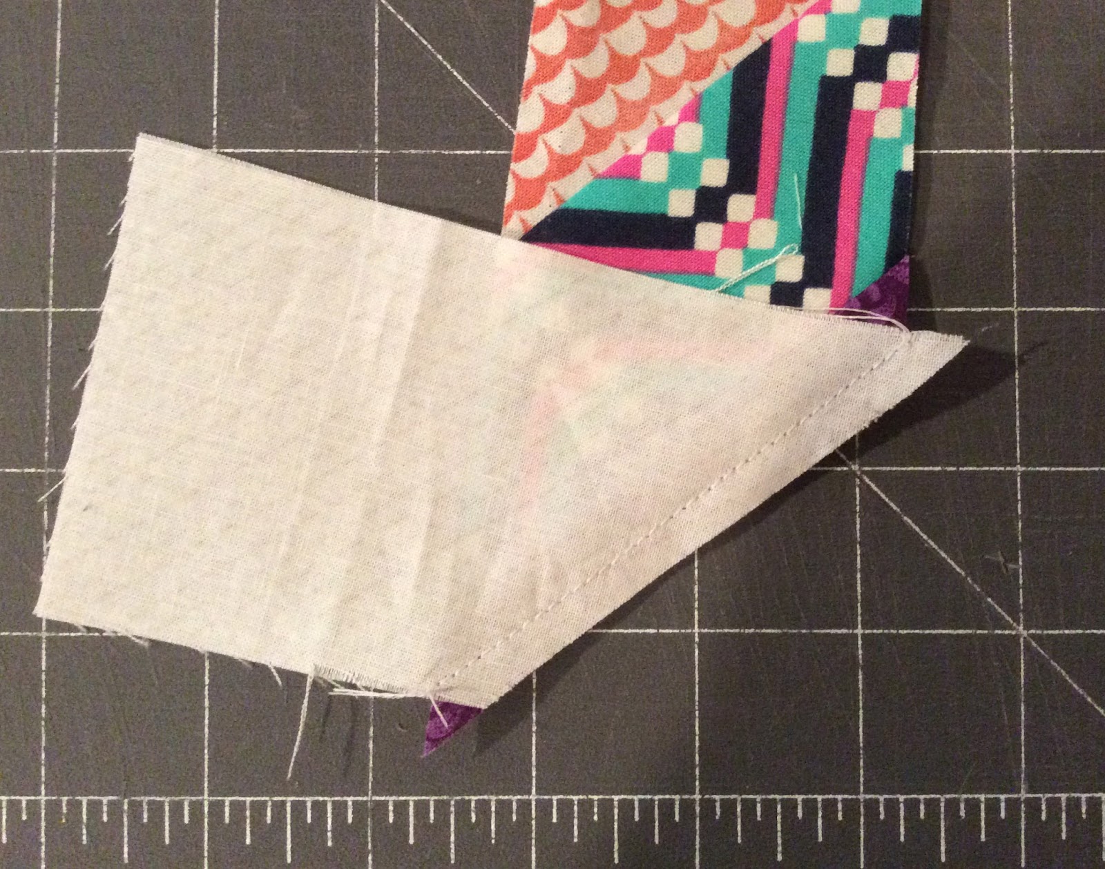 Stash Bee: Hive 9 July Tutorial - Feather Block