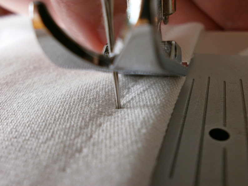 Edeltraud mit Punkten: Rettungsaktion: lange Naht