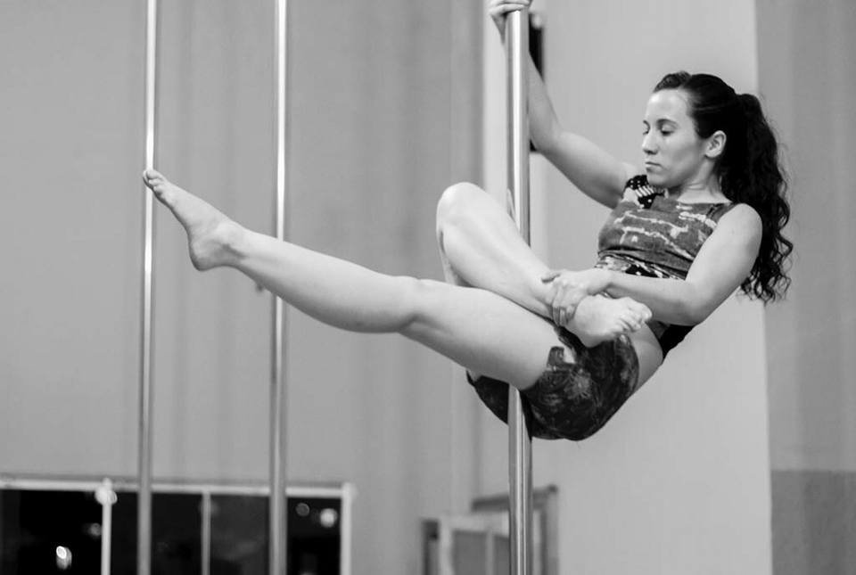 Studio Pole Company - Pole Dance - Tecido Acrobático - Lira - Chair Dance: Como é uma Aula de ...