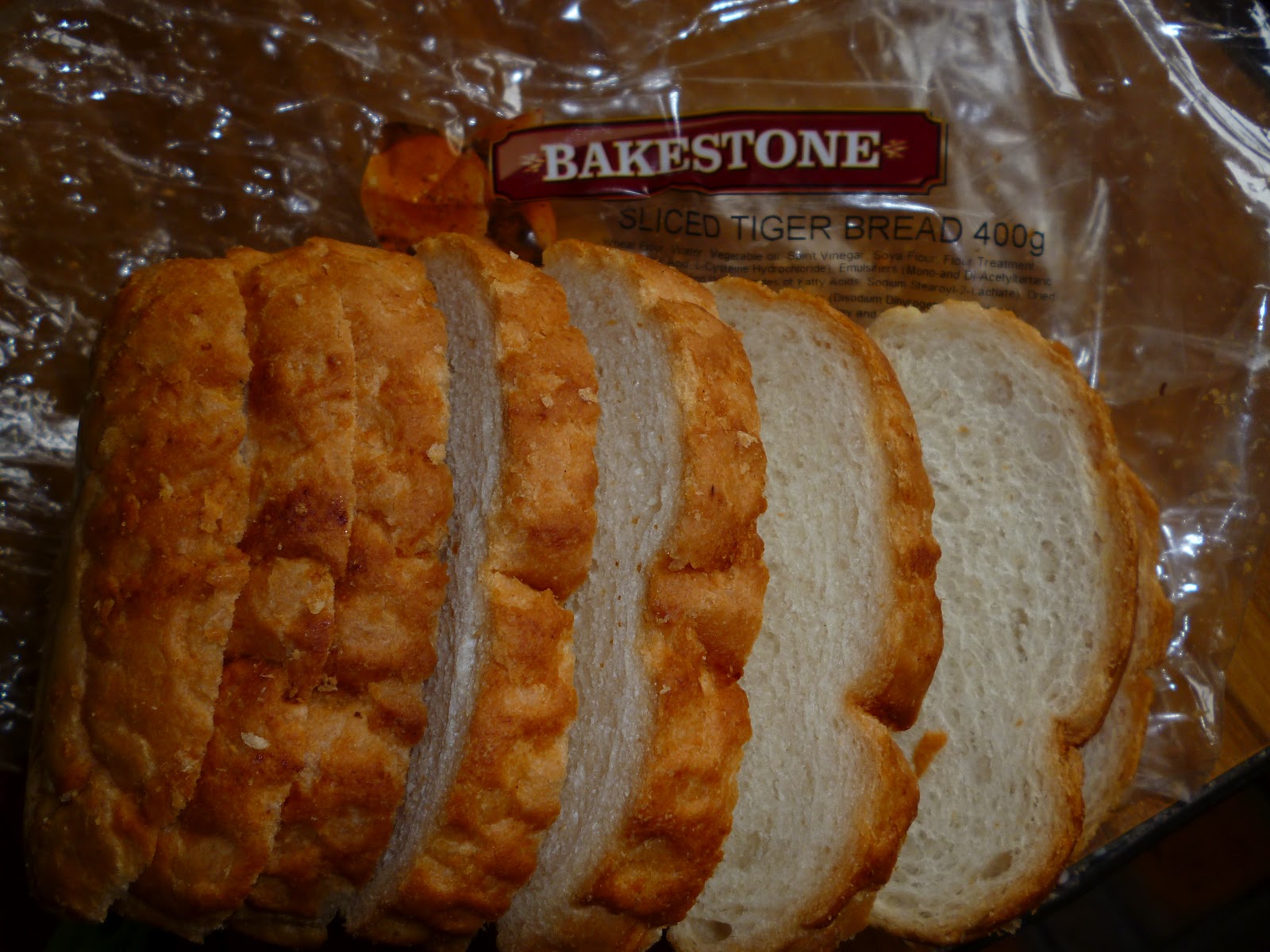 Madhouse Family Reviews: Bakestone Baker's Dozen review