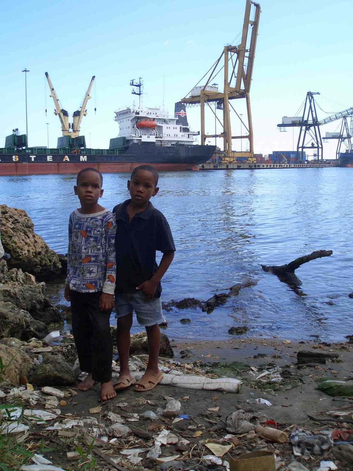 Water Pollution image in Haina, Dominican Republic | Pollution Image Info