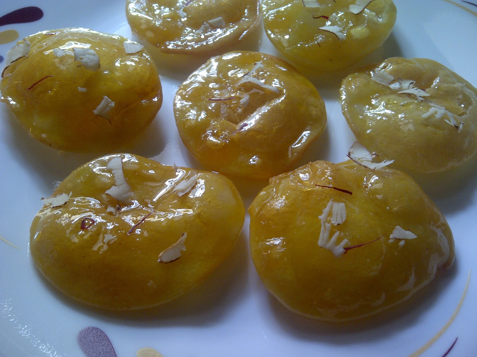 AMU'S RECIPES: Sweet Puris (Paakatlya Purya)
