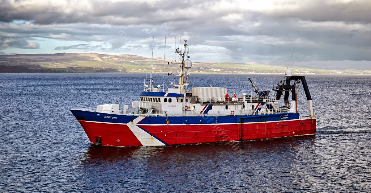 Dougie Coull Photography: Clyde River Pilots at Work