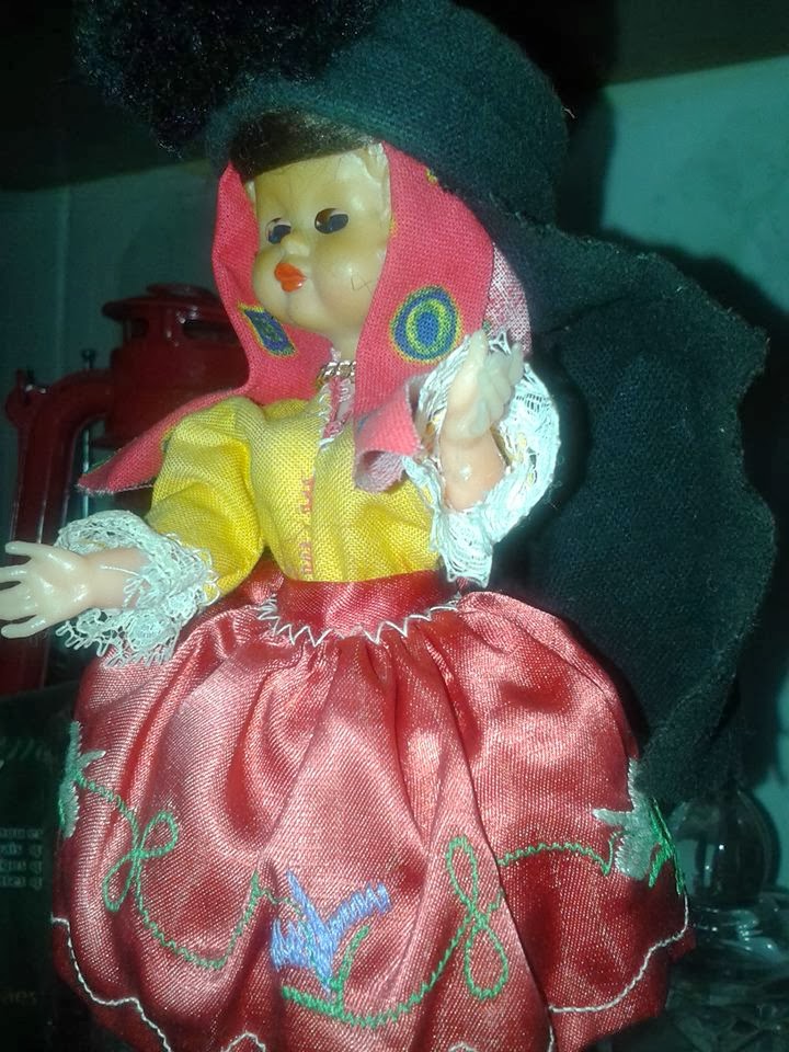 UM PASSEIO PELA TRANSDISCIPLINARIDADE 2: Bonecas Nazarenas: Praia de ...