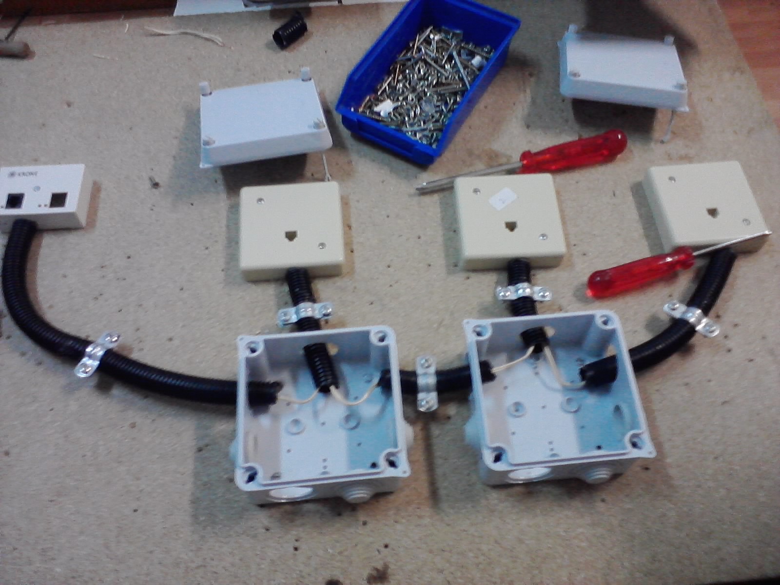 Instalacion de Telecomunicaciones ChicoO y Antonio Conexión: 5º.Montaje ...