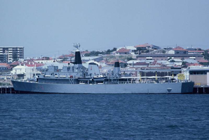 BARANG BARU BARANG LAMA: KD HANG TUAH F76 (EX HMS MERMAID)