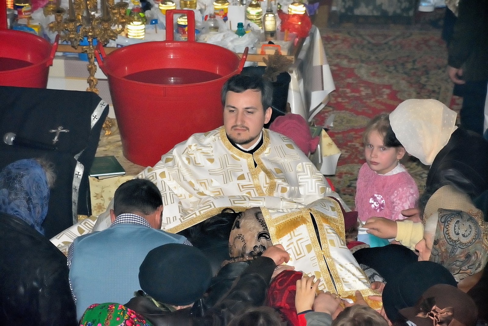 Sf. Maslu la Parohia Neagra Șarului în duminica a patra din post, a Sf ...