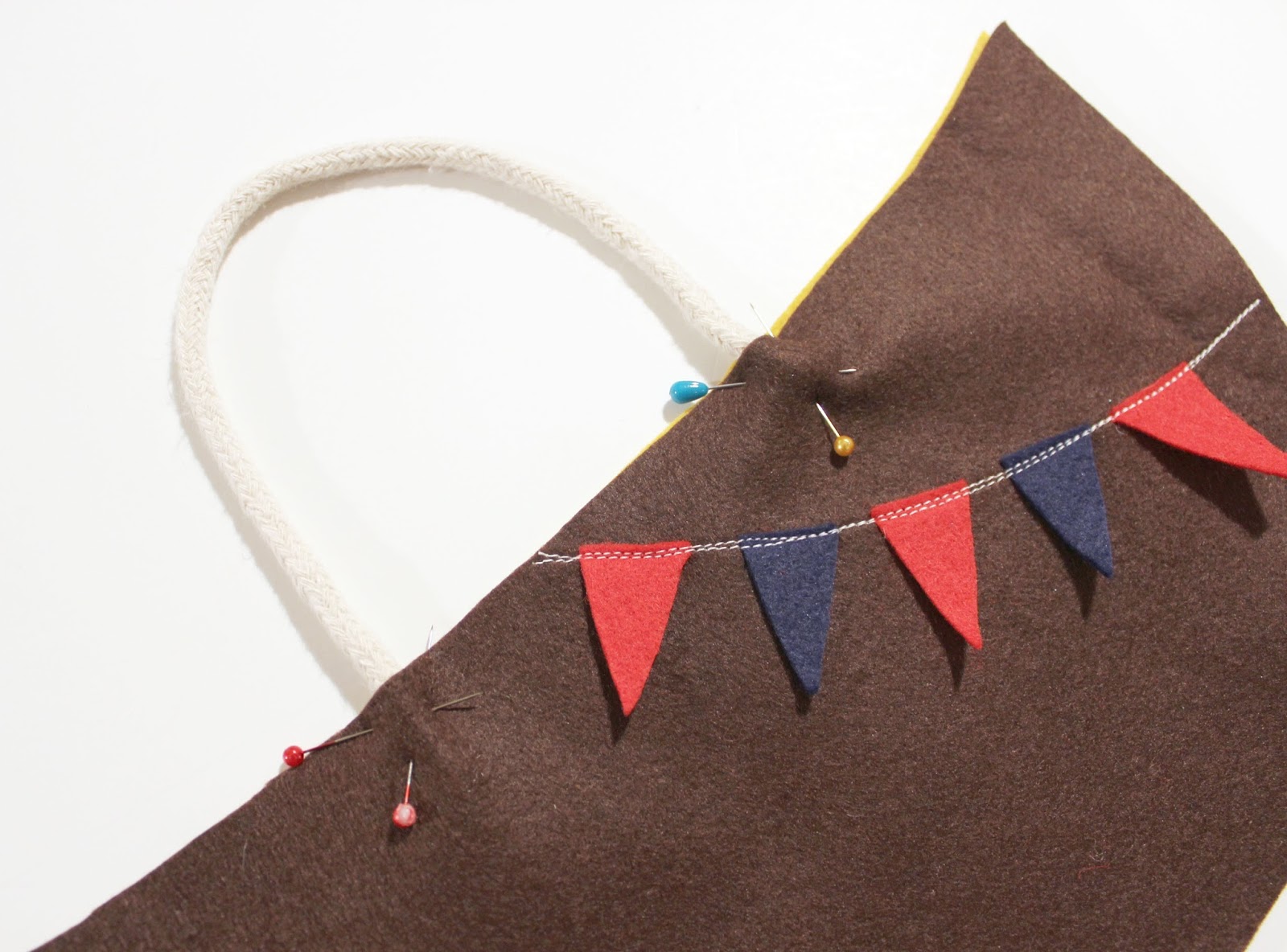 Jennifer Jangles Blog: Easy Felt Pirate Ship Bag Pattern
