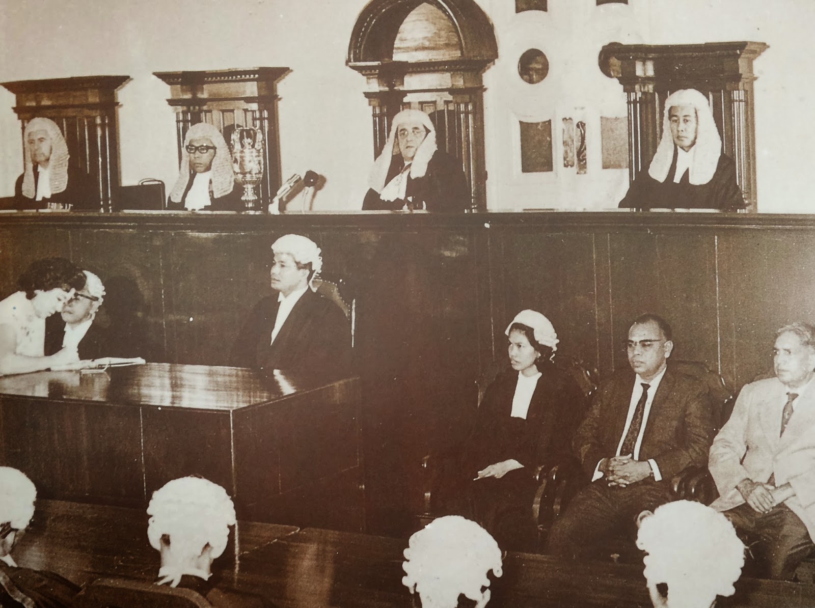 WARISAN RAJA & PERMAISURI MELAYU: Almarhum Hakim Raja Azlan Shah..