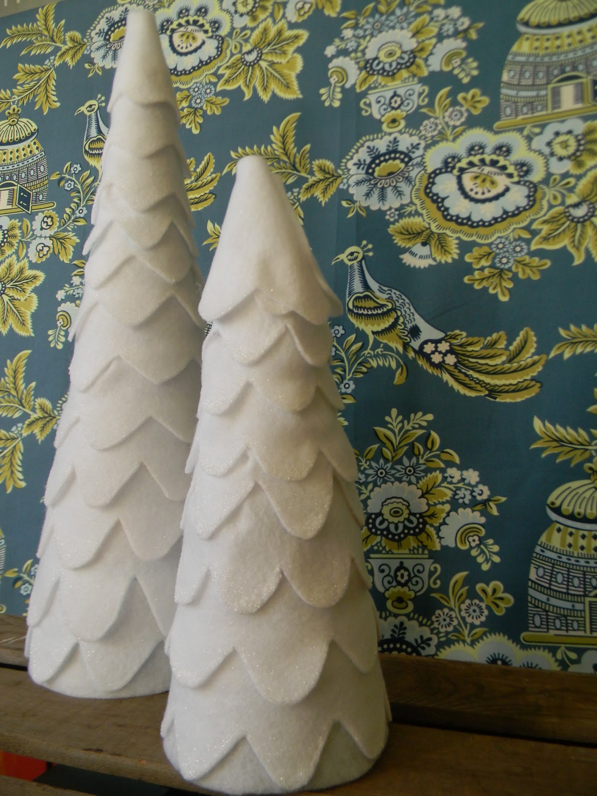 From Dahlias to Doxies: 5 Days of Felt : Snowy Trees