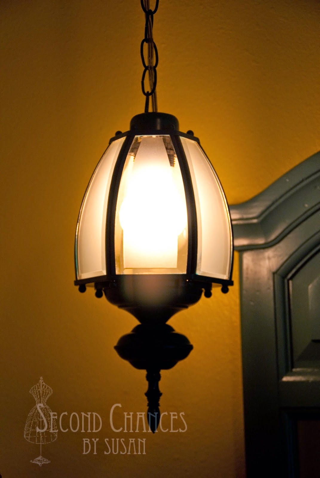 Second Chances by Susan: My Sewing Studio: Lighting