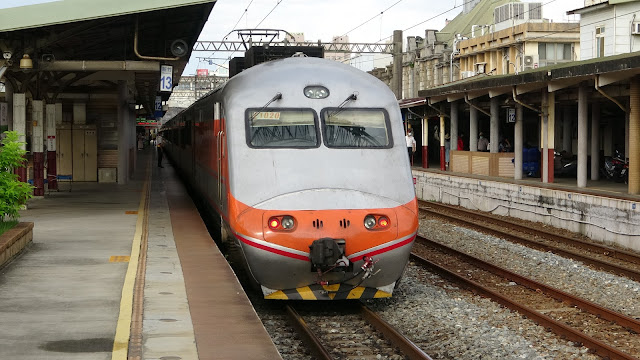 Blair's 鐵道攝影: E1020推拉式電力機車 / TRA E1020 Push-Pull Electric locomotive