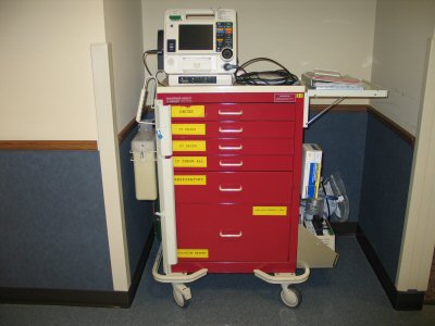 Respiratory Therapy Cave: What is a crash cart