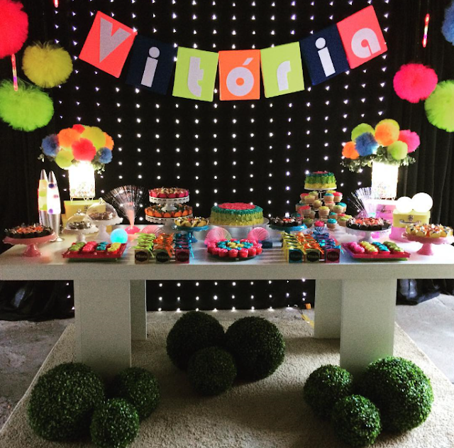 101 parties: Neon Party