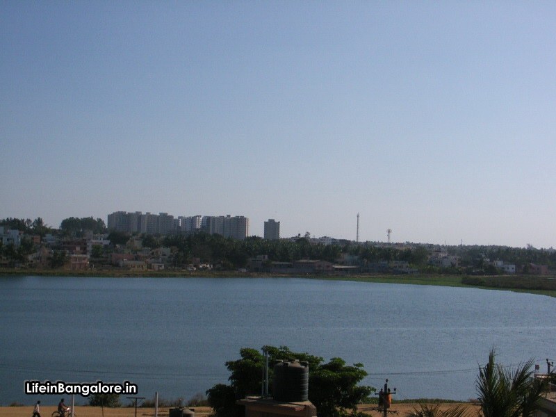 LifeinBLR - Life in Bangalore: Sarakki Lake full of Water in 2006