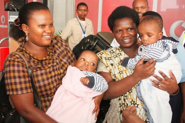 WATOTO MAPACHA WALIOTENGANISHWA NCHINI INDIA WAREJEA JIJINI DAR ...