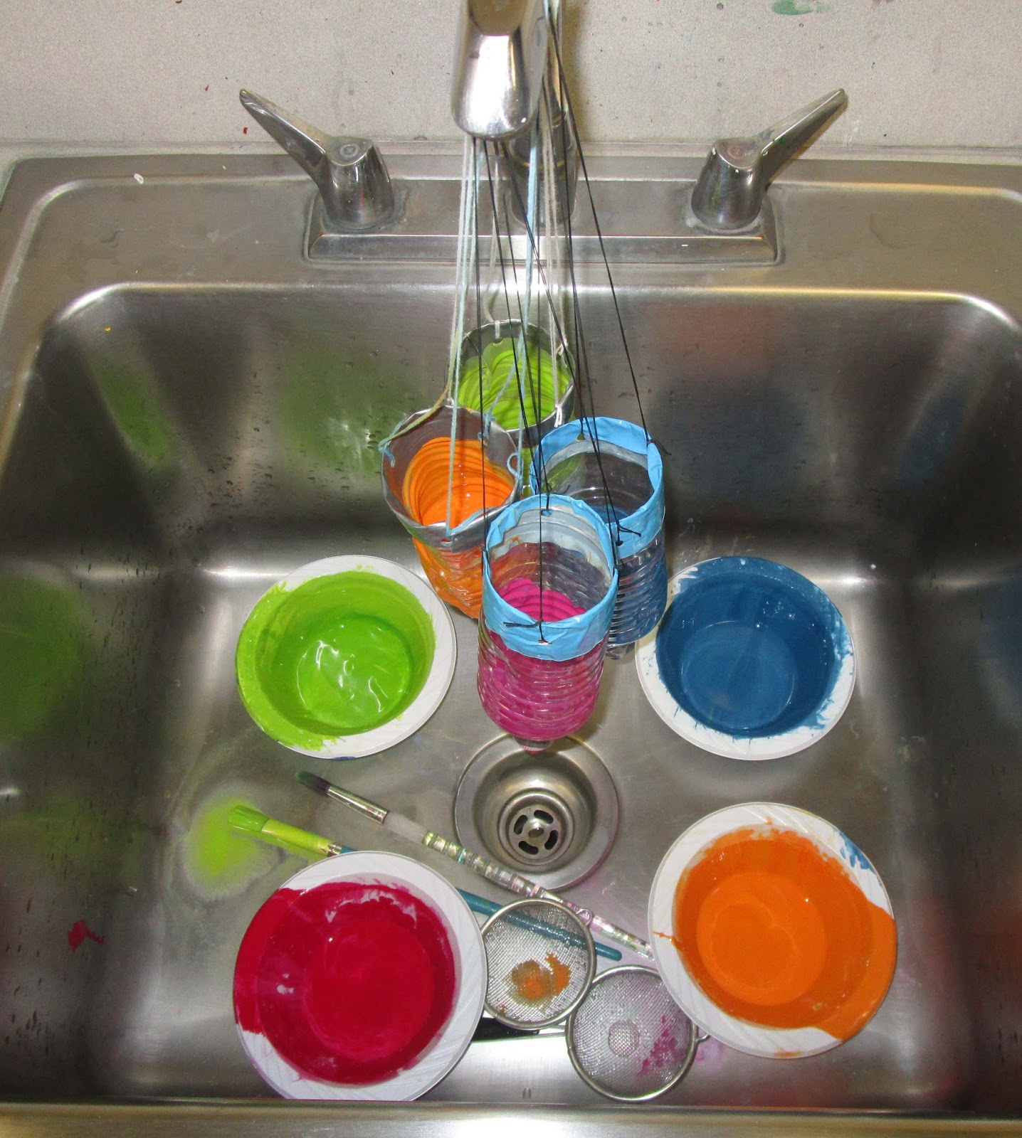 Hey, That's My Art Teacher: Pendulum Painting