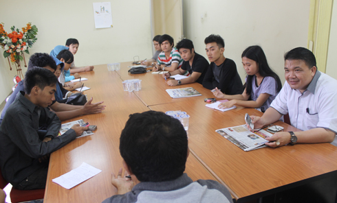 Theofilus Cs Belajar ke Tribun Manado ~ Dion DB Putra