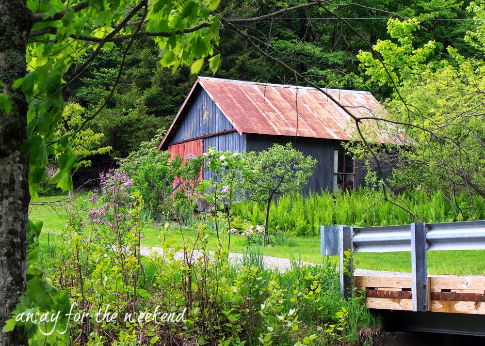 Hmmmm - new route, new barns, new scenery...
