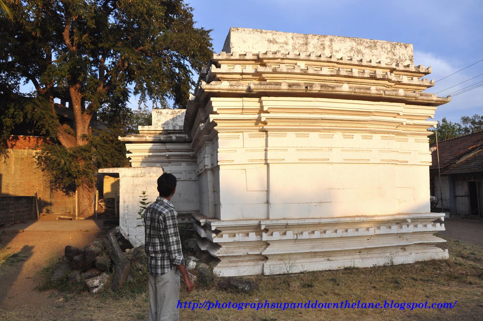 PHOTOGRAPHS UP AND DOWN THE LANE: Kittur Rani Chennamma Memorial ...