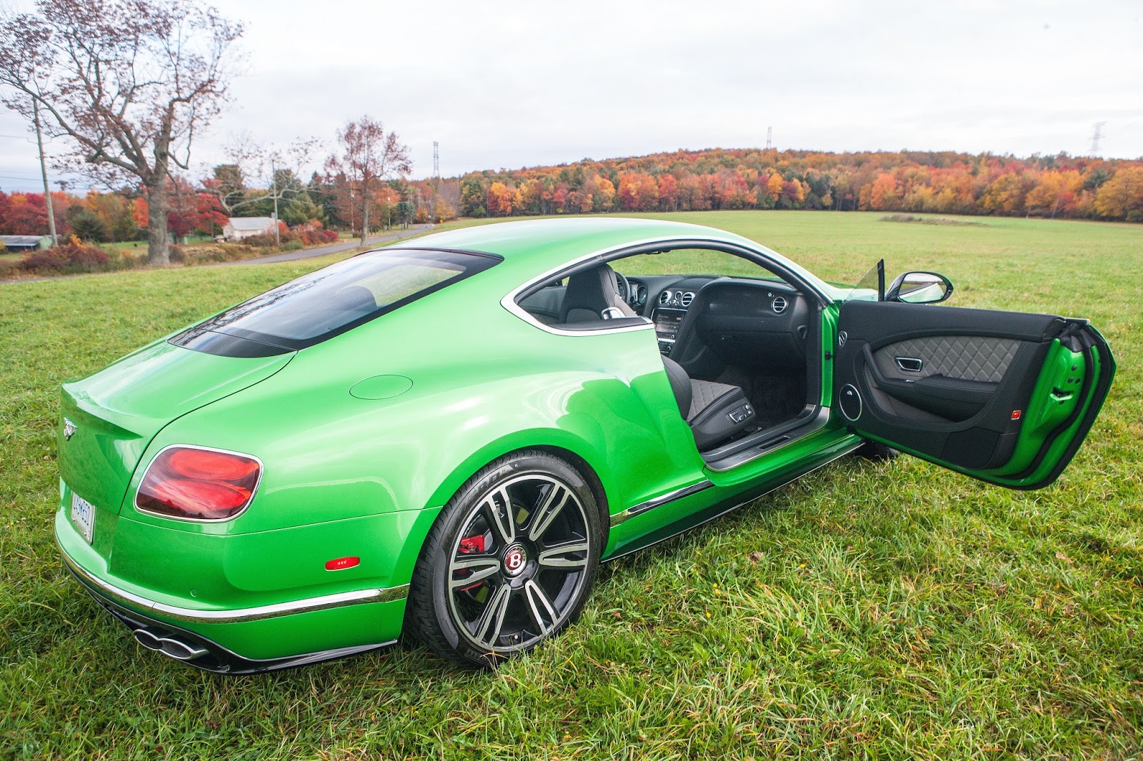 The Auto Advisor Group: 2016 BENTLEY CONTINENTAL GT V8 IN APPLE GREEN