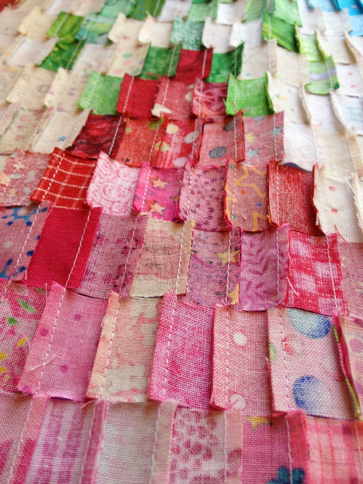 Susan's Quilt Creations: The Love Project--trimming seams