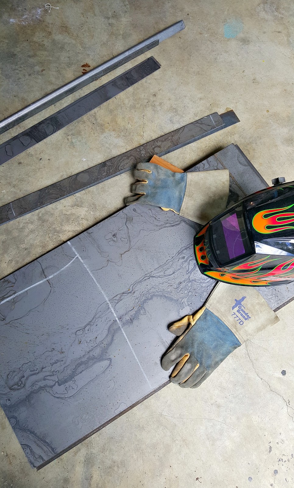 Welded DIY Fire Pit | Modern Fire Pit Makeover | Dans le Lakehouse