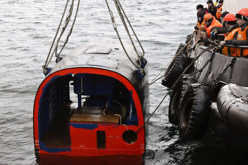 7 Feet Beneath the Keel: XLT+: "Severodvinsk" Emergency Escape Chamber ...