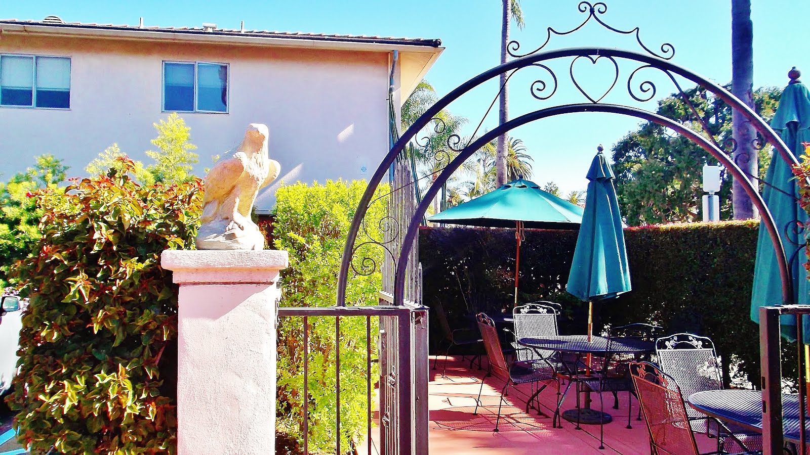 The Eagle Inn of Santa Barbara ~ California Road Trip