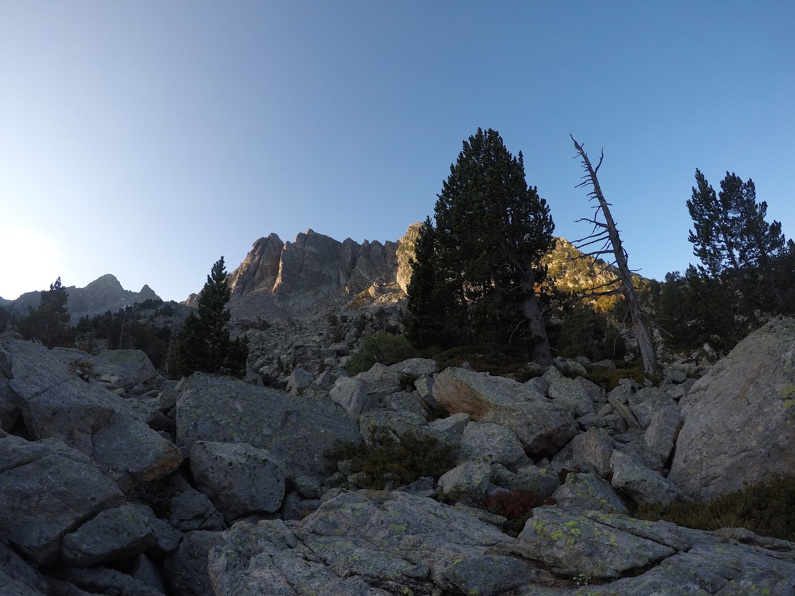 Espero Esmolat - 290m V - 5è Agulla de Delluí (Parc Nacional ...