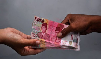 √Jika Mendapat Hadiah Uang 100 Juta