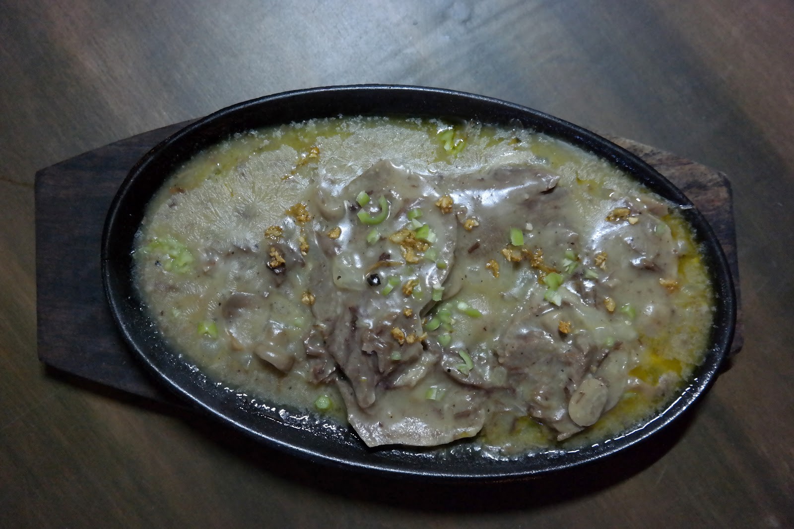 Sand Under My Feet: Lobo Filipino Tavern - Poblacion