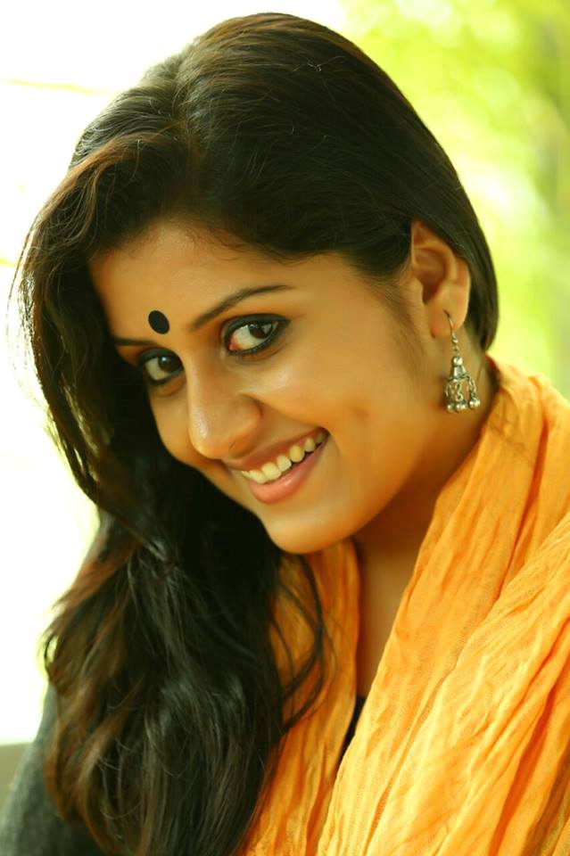 Sarayu Mohan Latest PhotoShoot Images HD - IMAGES