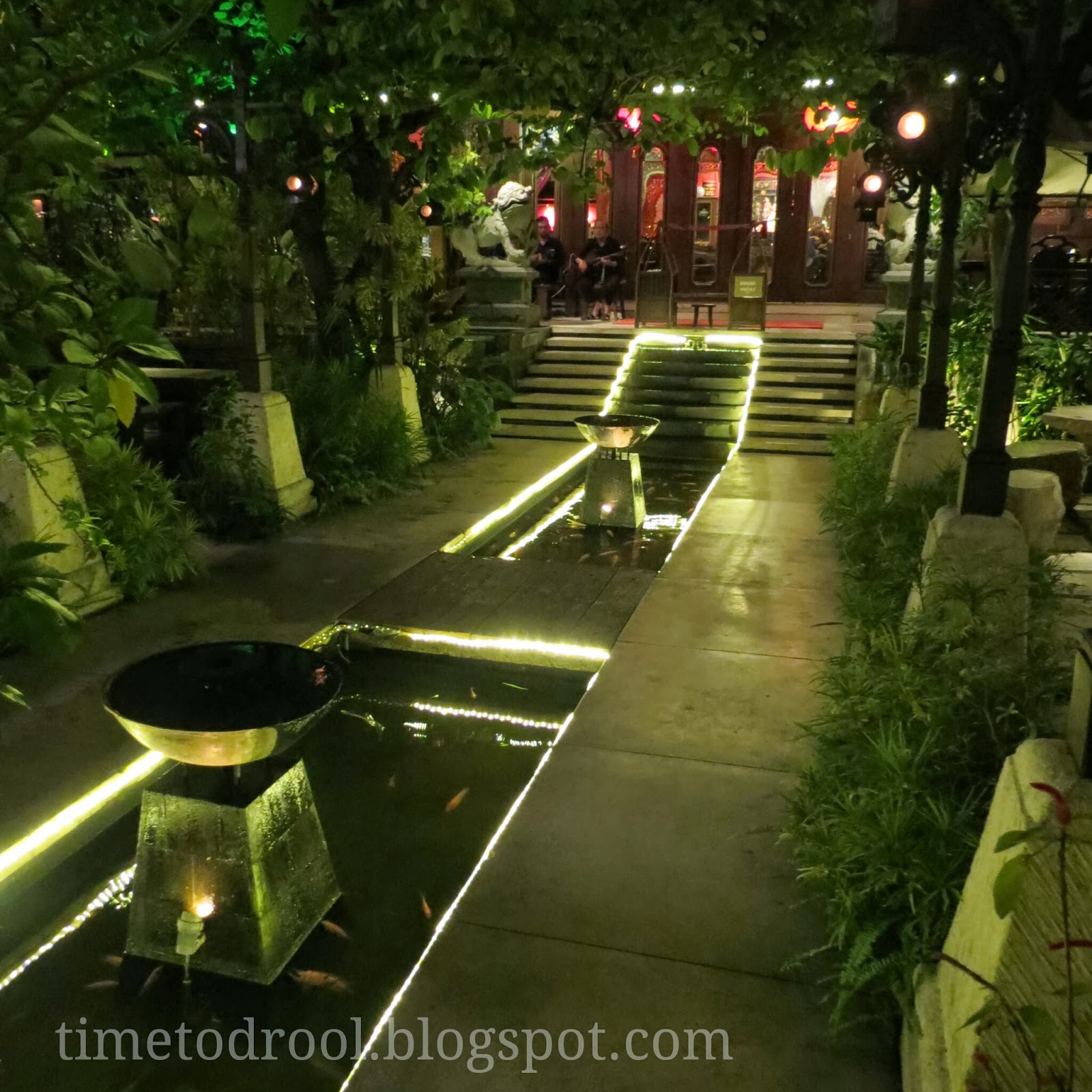 Surabaya Food Stalls & Restaurant: Kahyangan Art Resto (G-Walk)