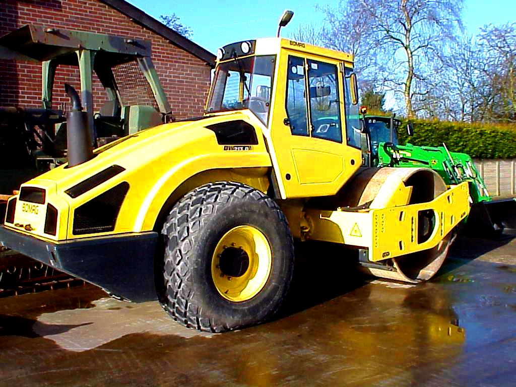 Cilindri Compactori BOMAG BW213