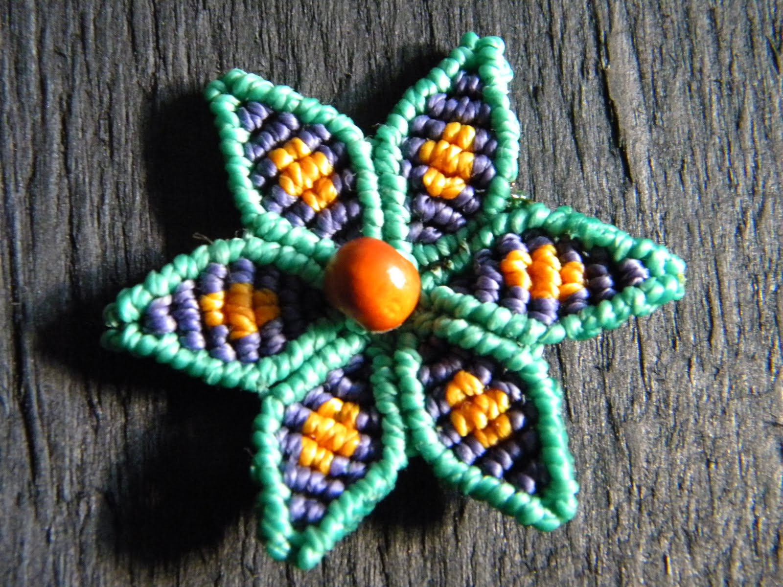 RoeMi (Roemah kreasi Mami): Cara membuat bunga macrame untuk hiasan tas ...