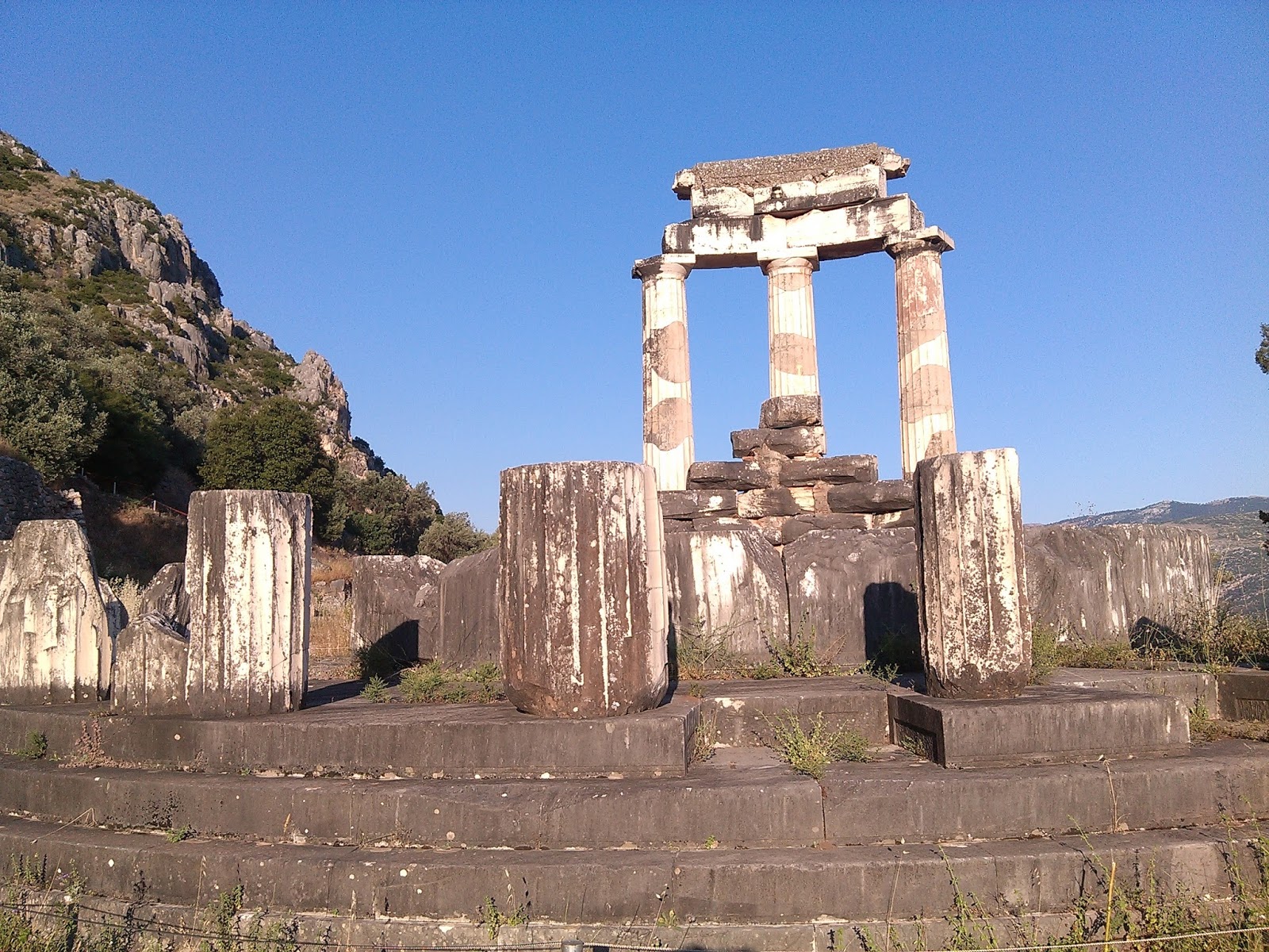 ΜΑΝΤΕΙΟ ΔΩΔΩΝΗΣ ΙΩΑΝΝΙΝΩΝ: ΙΕΡΟ ΑΘΗΝΑΣ ΠΡΟΝΑΙΑΣ... ΚΑΤΩ ΑΠΟ ΤΟΝ ...