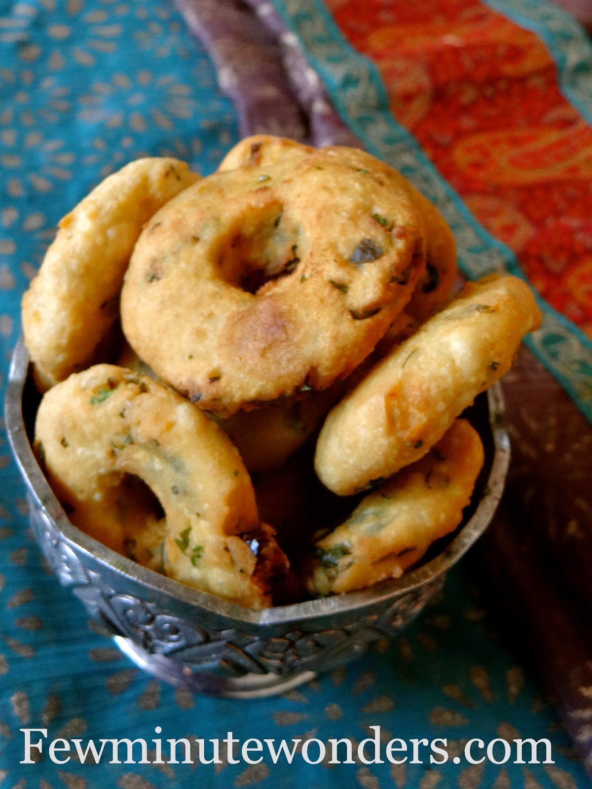 Instant Rice Flour Vadai - Few Minute Wonders