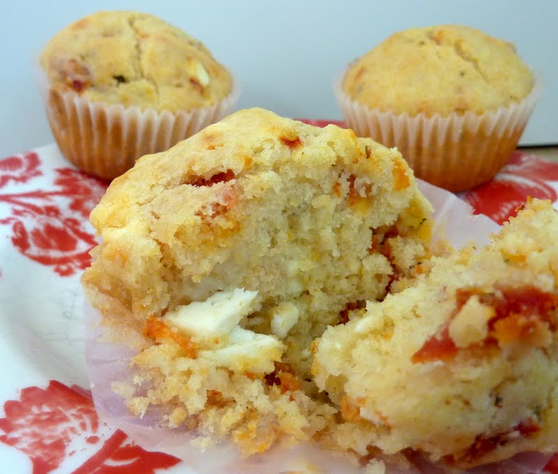beurrista: sun-dried tomatoes, feta, and oregano muffins {sms}