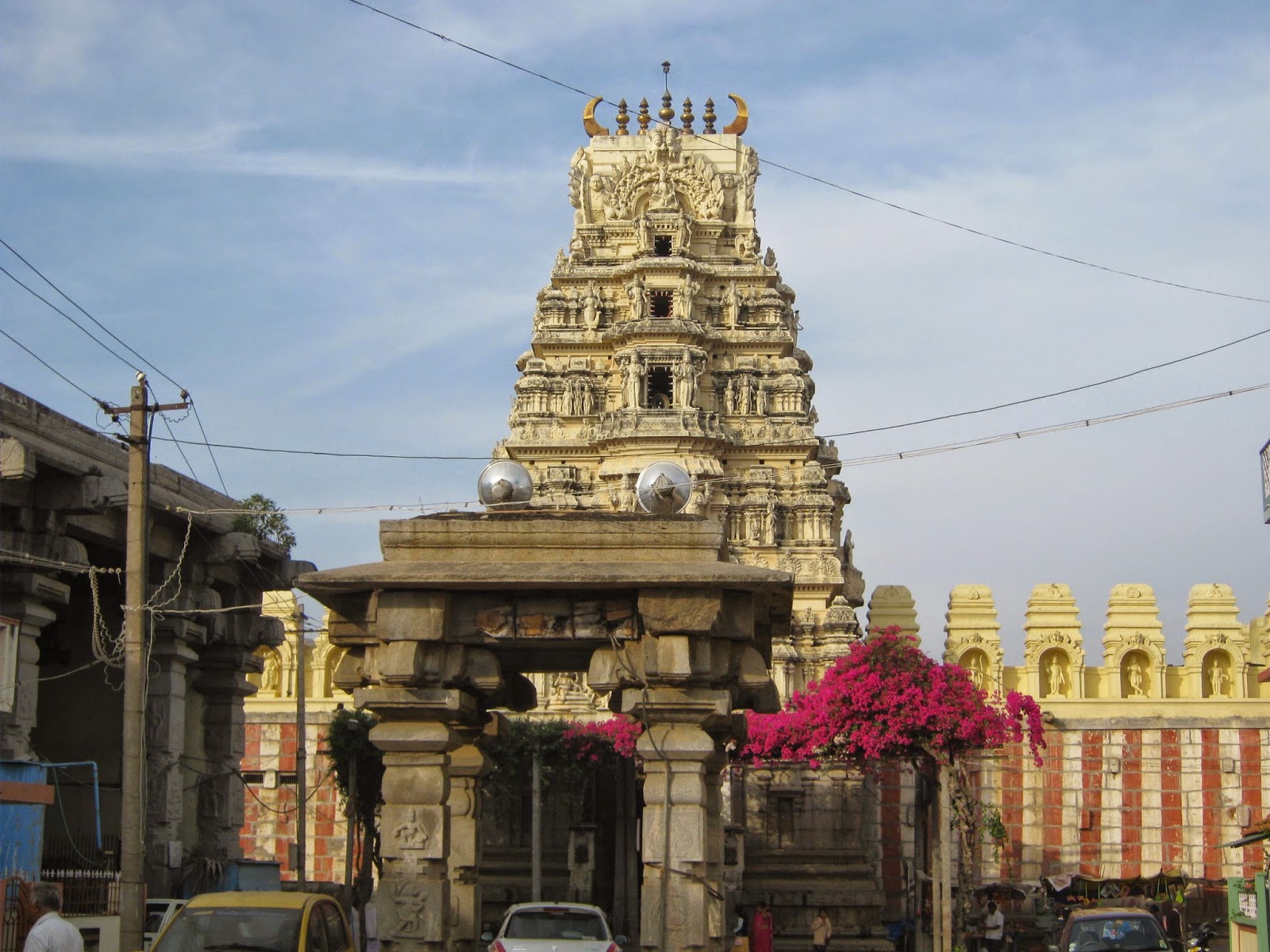 Sri Aparameya and Ambegalu Navaneetha krishna temple, Channapatna ...