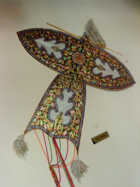 6) WAU - IDENTITI BANGSA