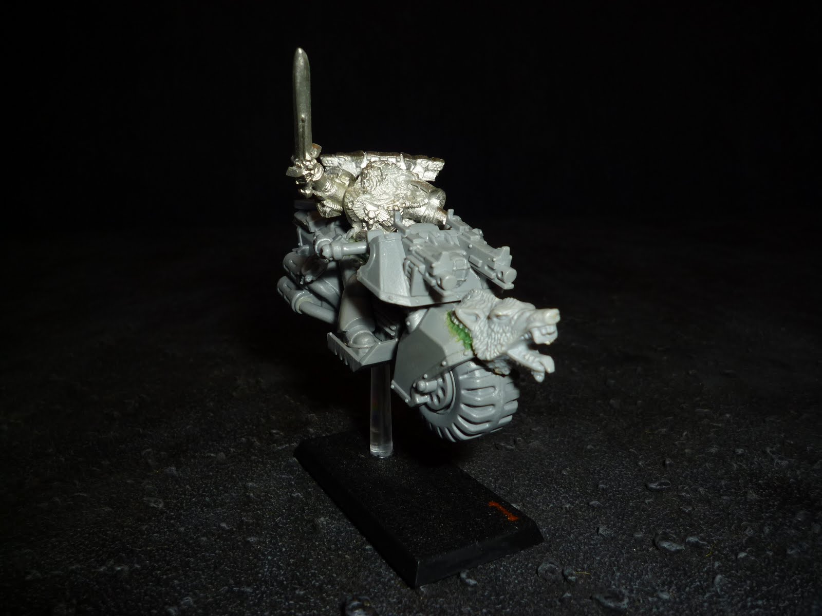IDICBeer 40k: Space Wolves Swiftclaw Bikers?