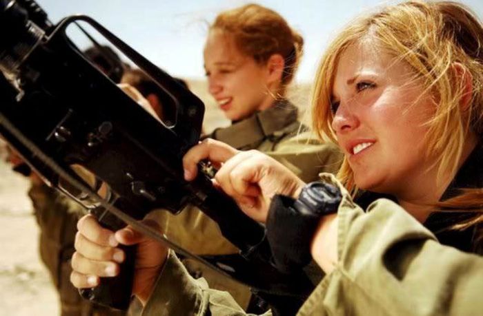 enjoy: Cute girl Israeli Army (66 photos)