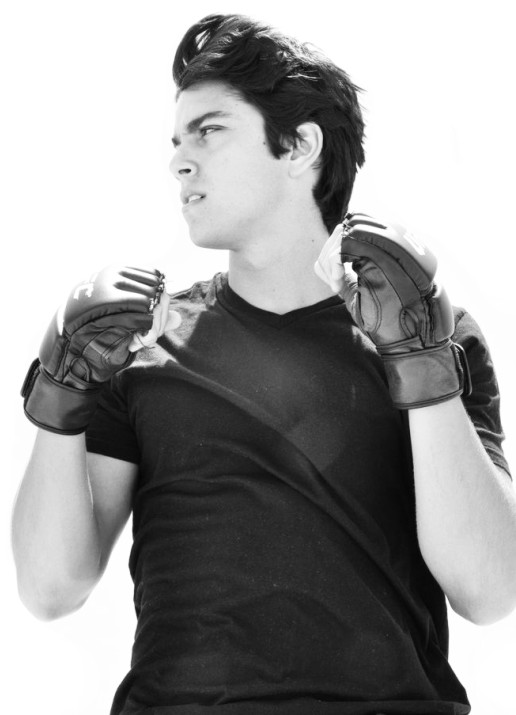 ENTREVISTA: Rodrigo Simas dá um knockout na mídia e leva todas ...