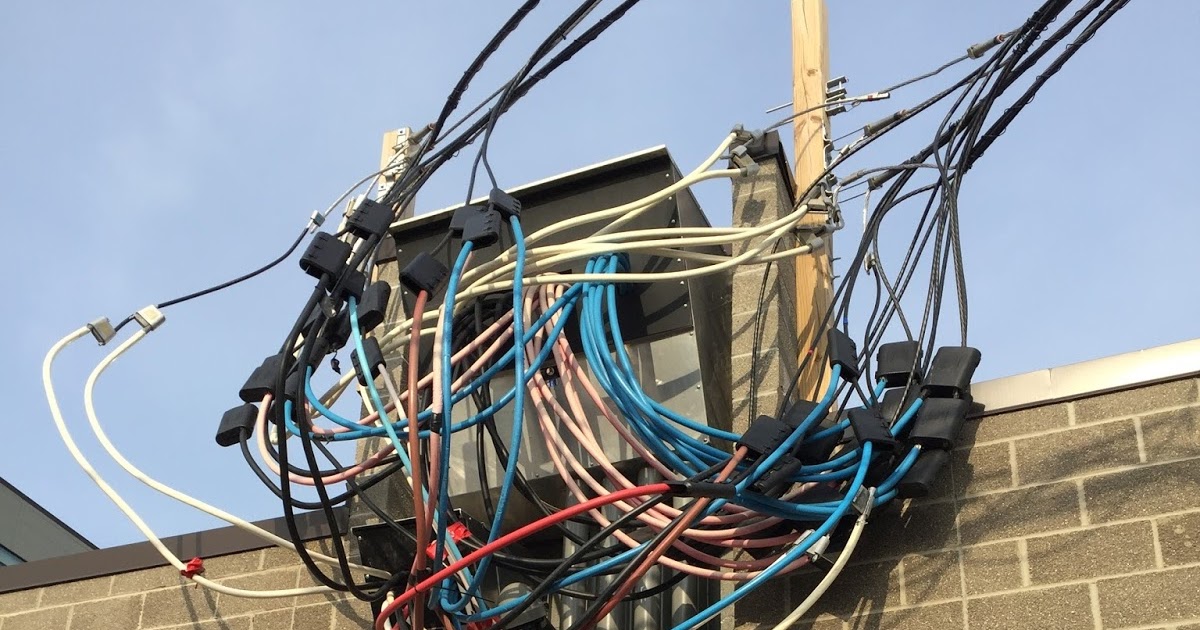 The Global Small Business Blog: How Electricity Travels Inside Wires