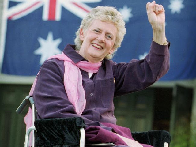 Lenda do atletismo, australiana Betty Cuthbert morre aos 79 anos ...