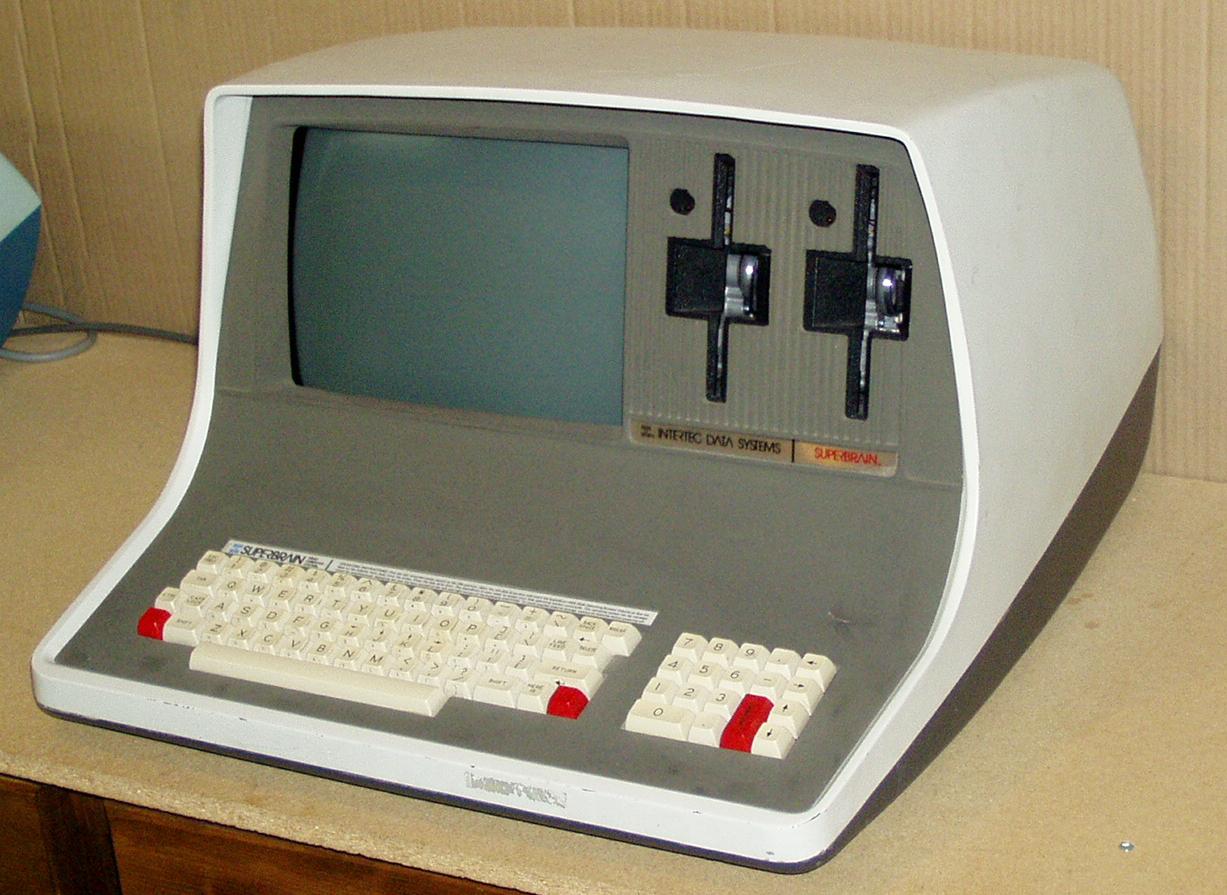 V8BITs: Por dentro do Prológica Sistema 700