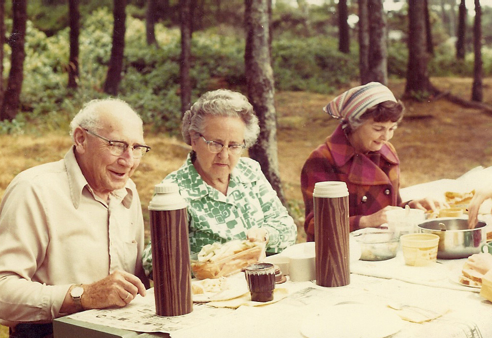 Kiki Nakita: The Dillon Family (10 Generations)