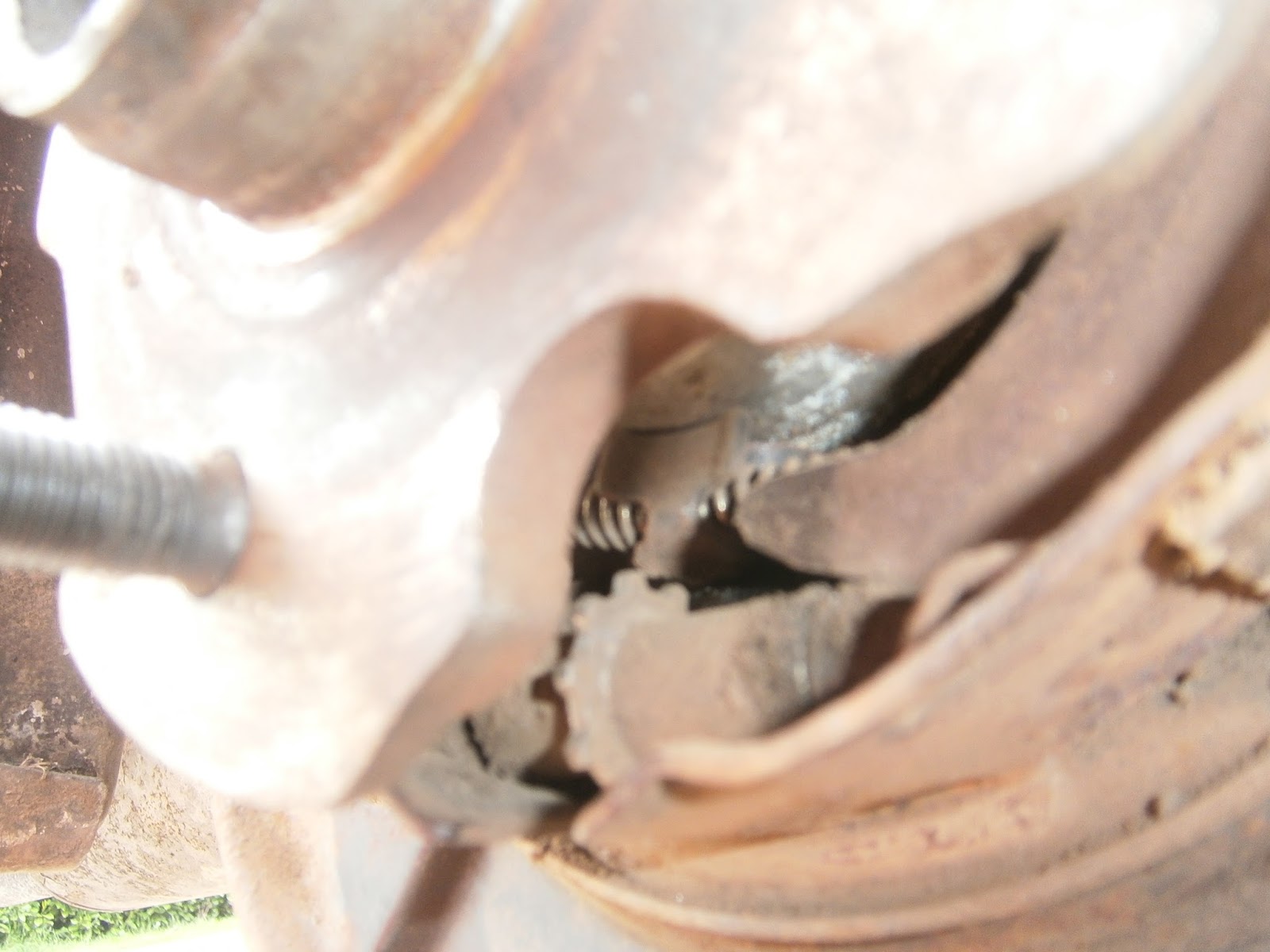 Lotus Excel Restoration: Dismantling the rear brakes and Parking Brake